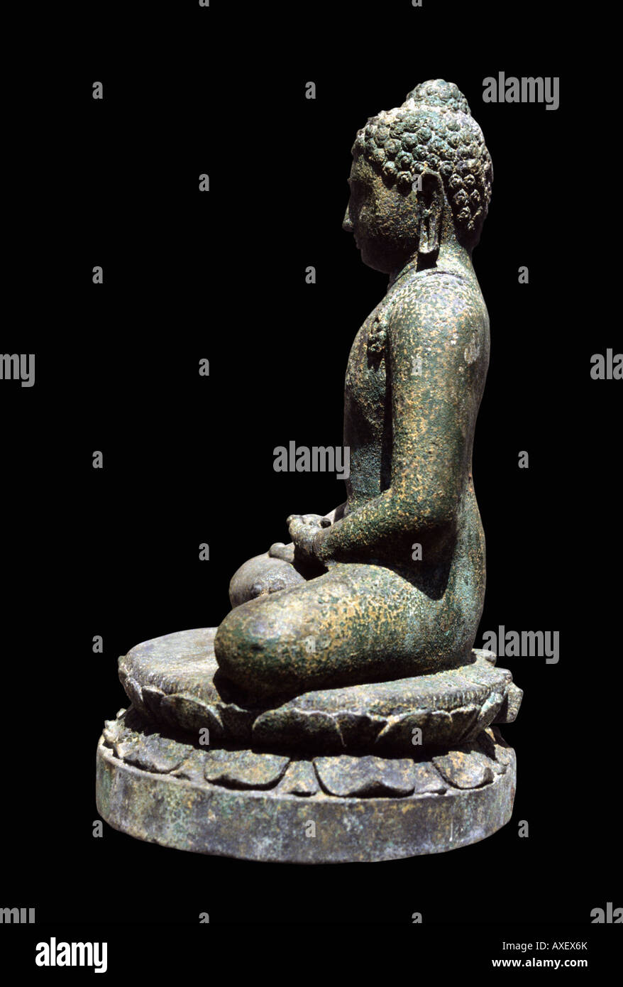 Statues of lord buddha hi-res stock photography and images - Alamy