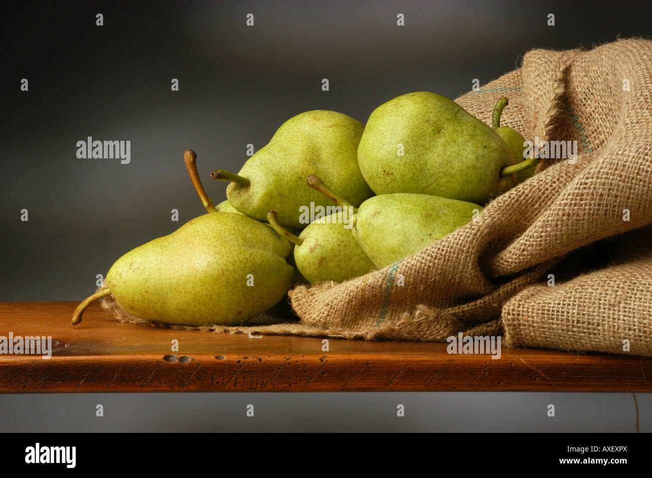 Pere frutta hi-res stock photography and images - Alamy