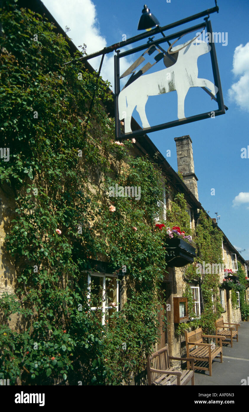 The lamb inn hi-res stock photography and images - Alamy