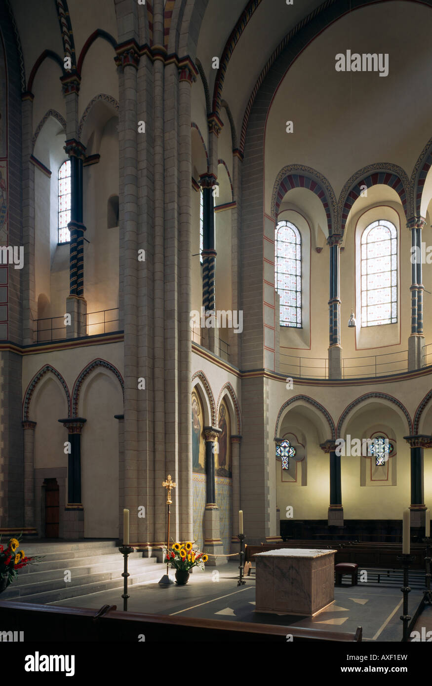 Neuss, Damenstiftskirche St. Quirinus, Blick in den Kleeblattchor Stock ...