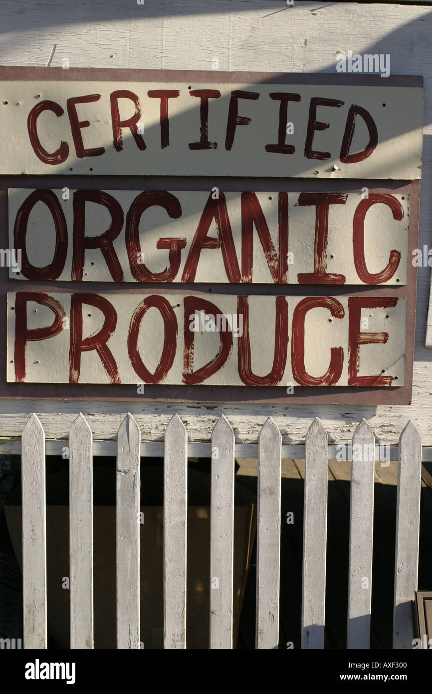 Certified organic farm sign hi-res stock photography and images - Alamy