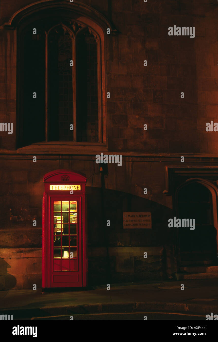 London telephone hi-res stock photography and images - Alamy