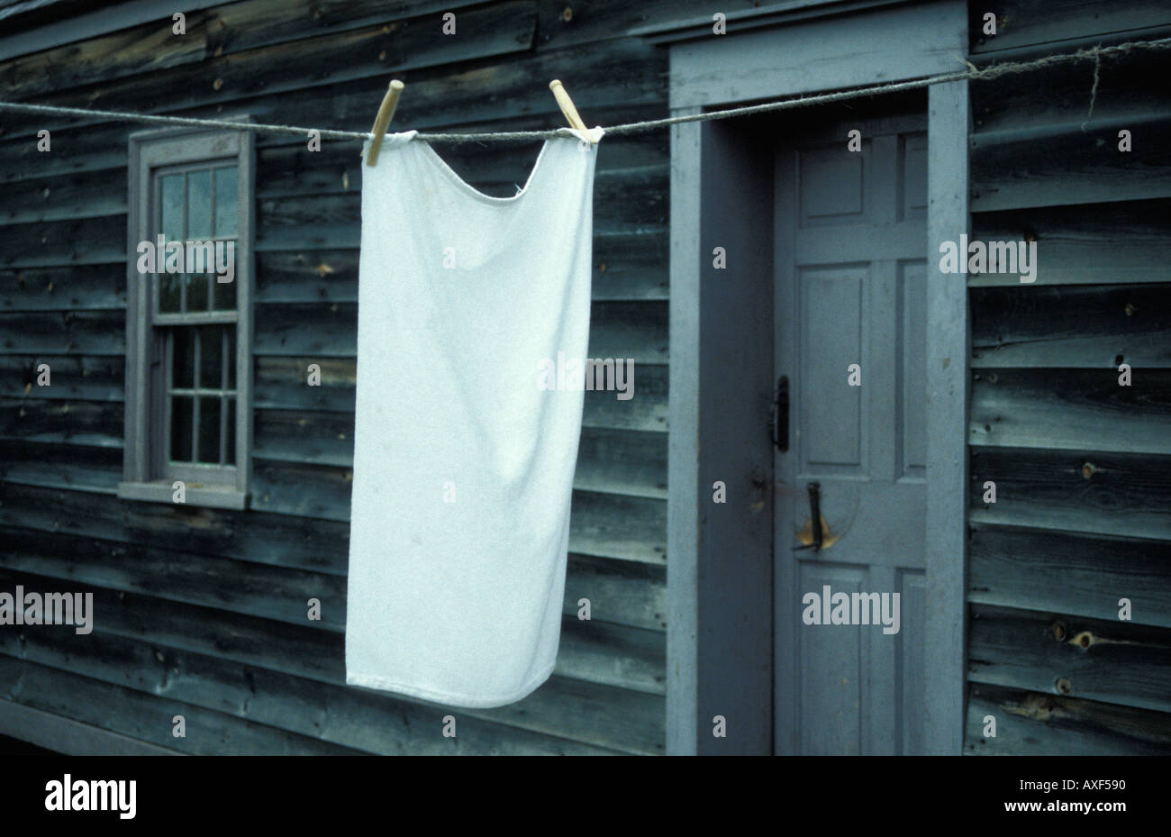 Clothes line dress hi-res stock photography and images - Alamy