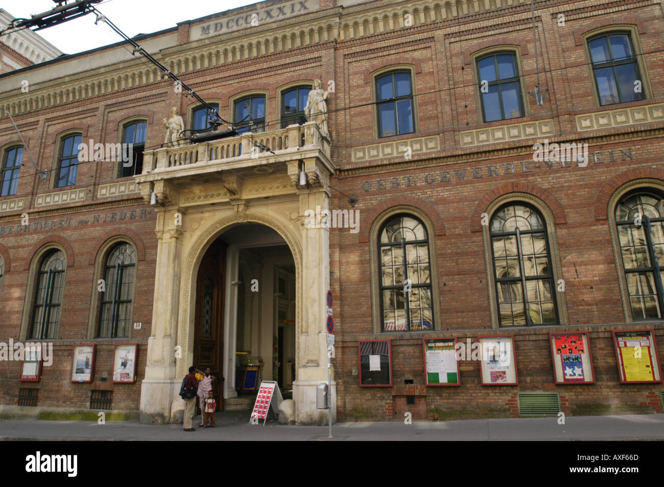 Wuk wuk hi-res stock photography and images - Alamy