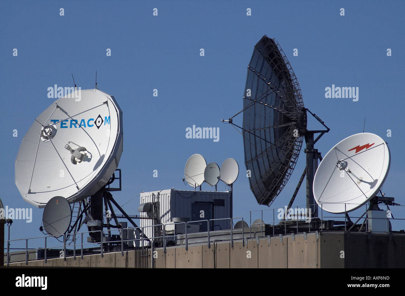 Parabolic disc hi-res stock photography and images - Alamy