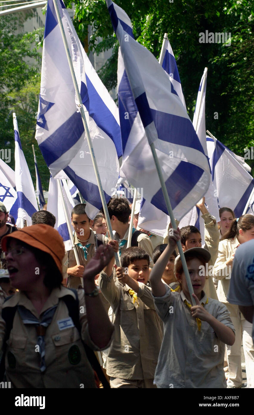 Israeli Scouts march in the 40th annual Salute to Israel Parade Stock ...