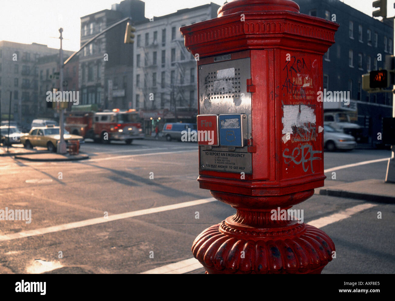 Fdny street fire alarm box hi-res stock photography and images - Alamy