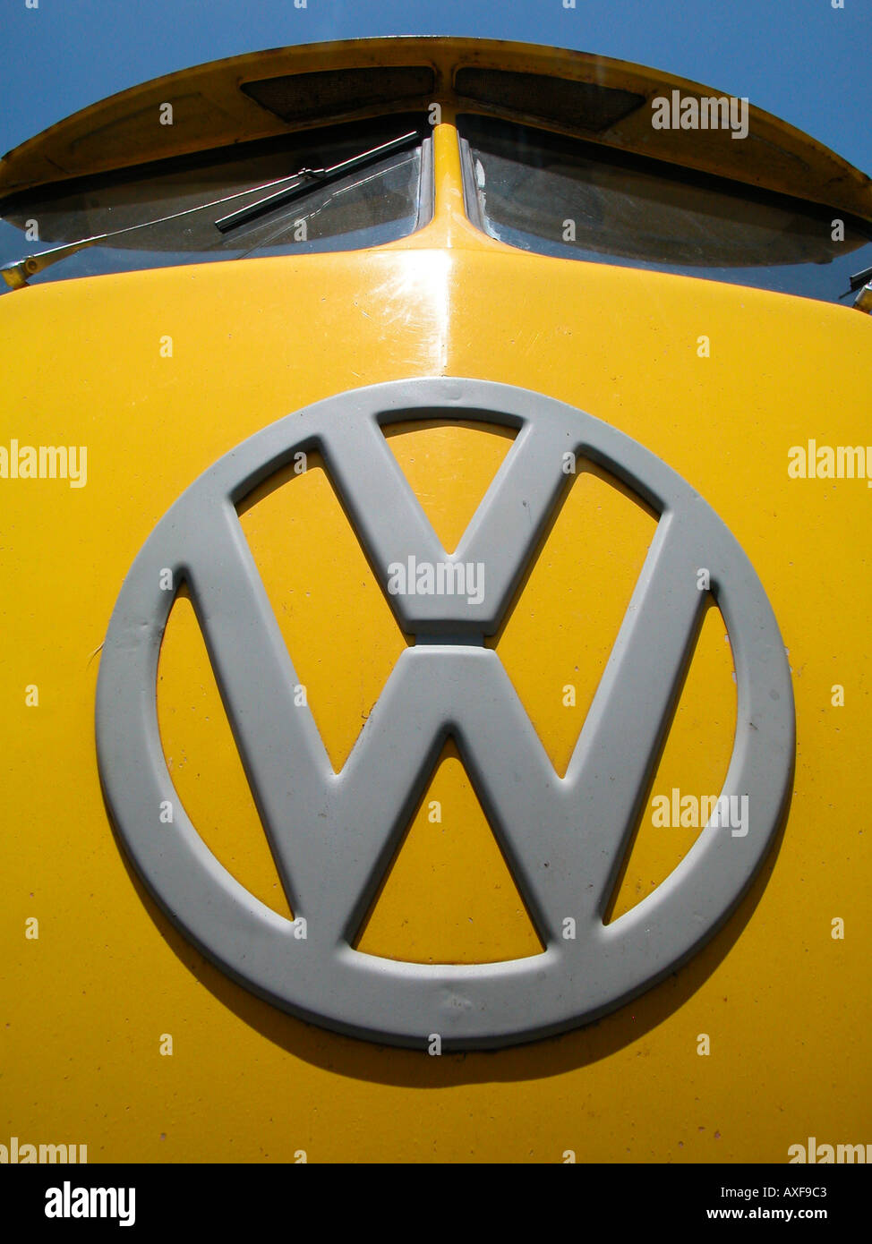 Yellow combi van parked at Bondi beach Australia Stock Photo - Alamy