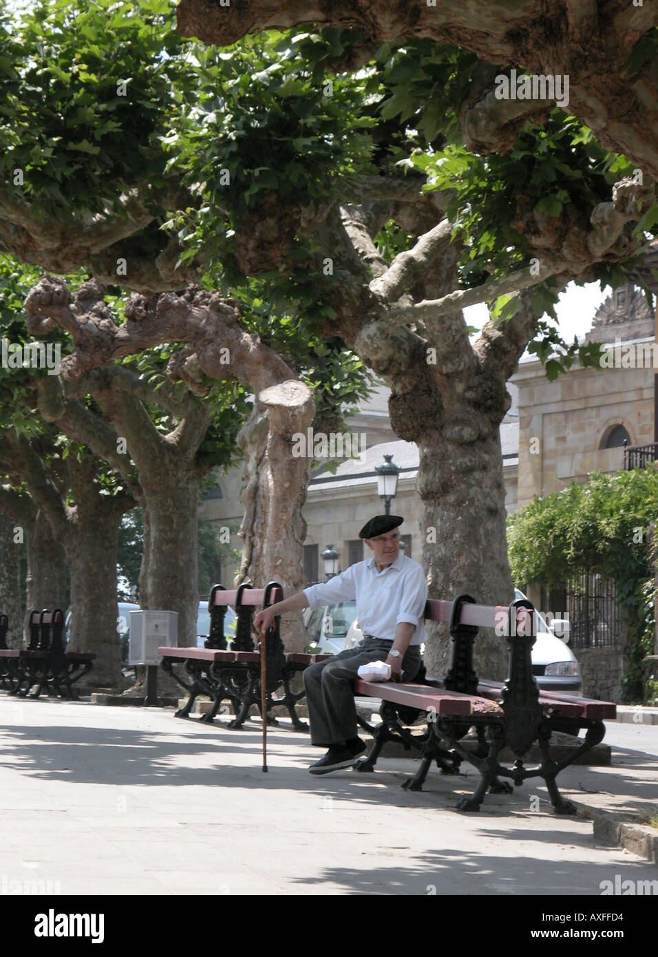 Basque beret hi-res stock photography and images - Alamy
