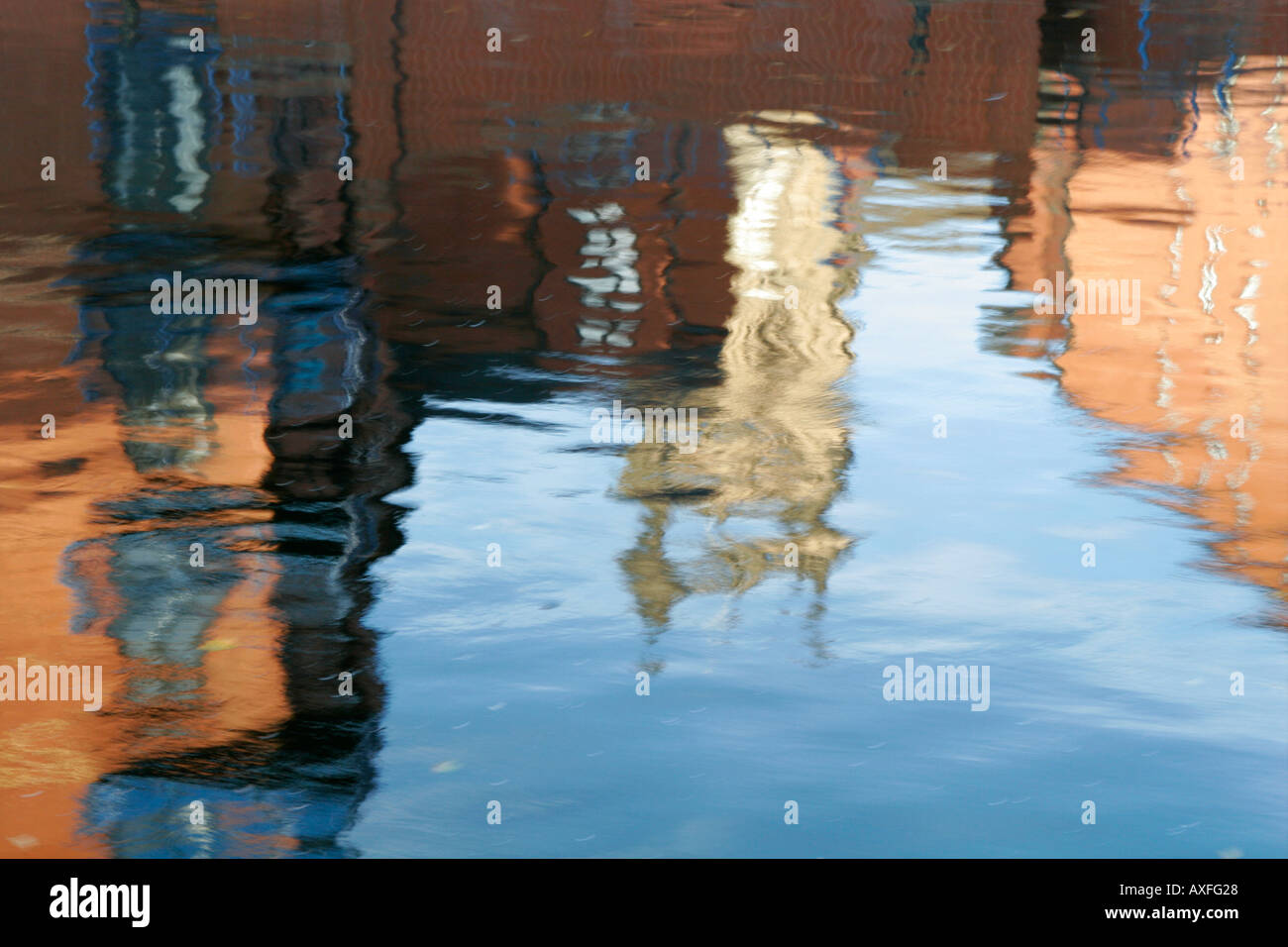 Vibrant wate hi-res stock photography and images - Alamy