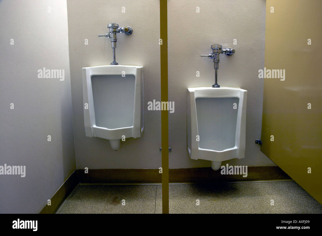 Men´s Restroom Stock Photos & Men´s Restroom Stock Images - Alamy