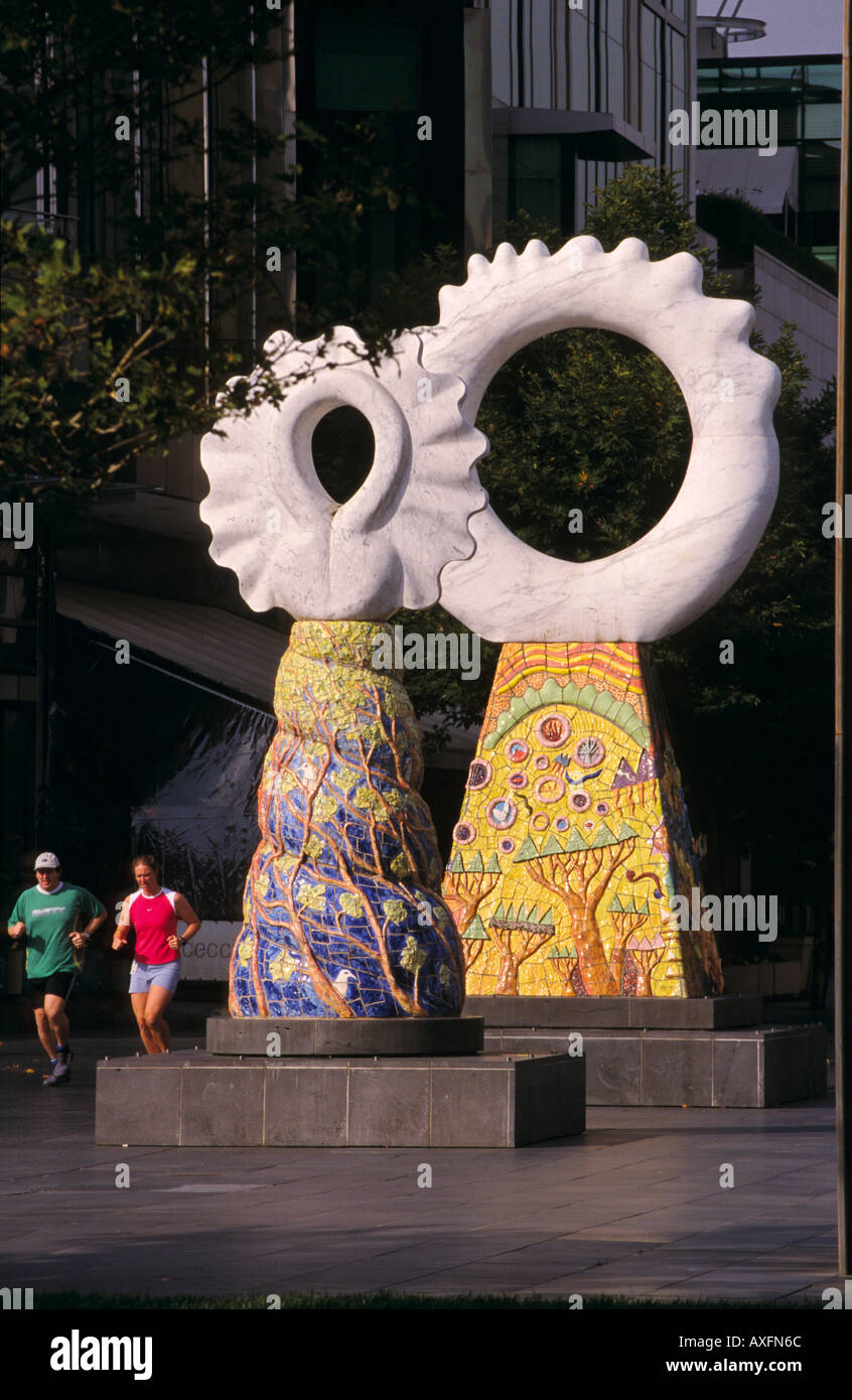 Simon Rigg sculptures in front of Crown Towers Hotel Southbank ...