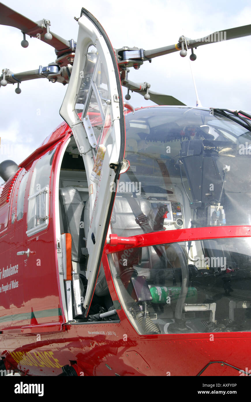 Ambulance helicopter equipment hi-res stock photography and images - Alamy