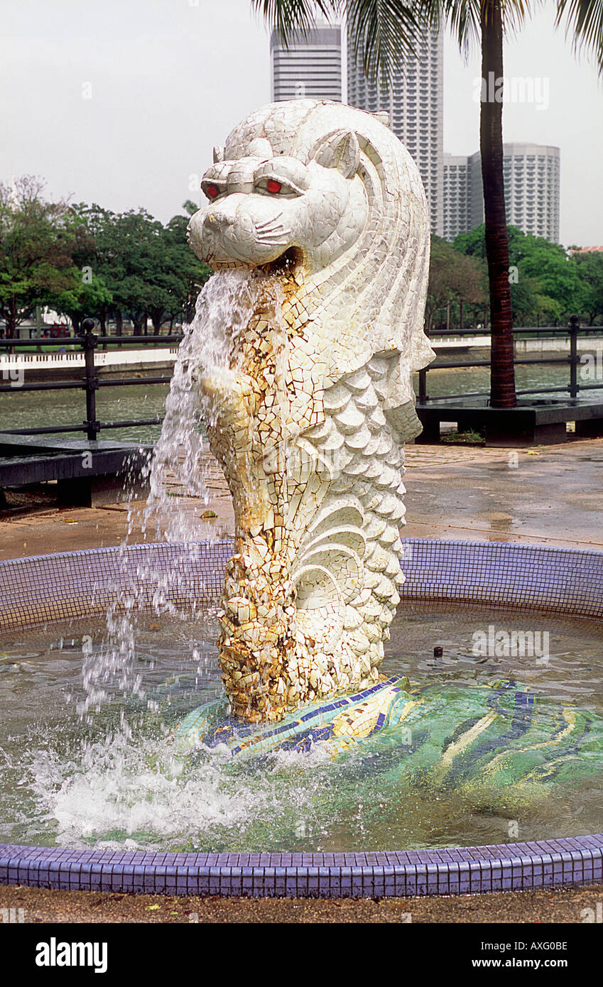 Water fountain in merlion hi-res stock photography and images - Alamy
