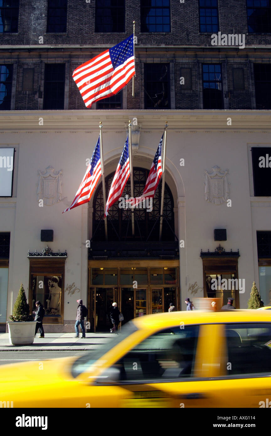 The flagship Lord Taylor Department Store on Fifth Ave Stock Photo - Alamy