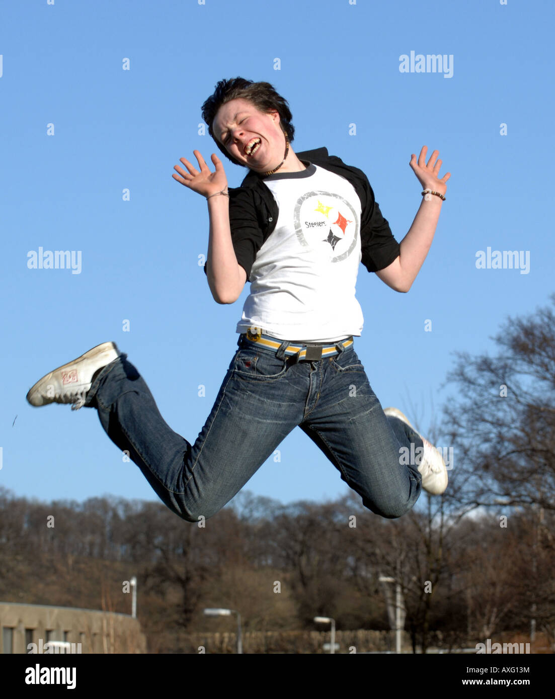 Teenagers happy uk hi-res stock photography and images - Alamy