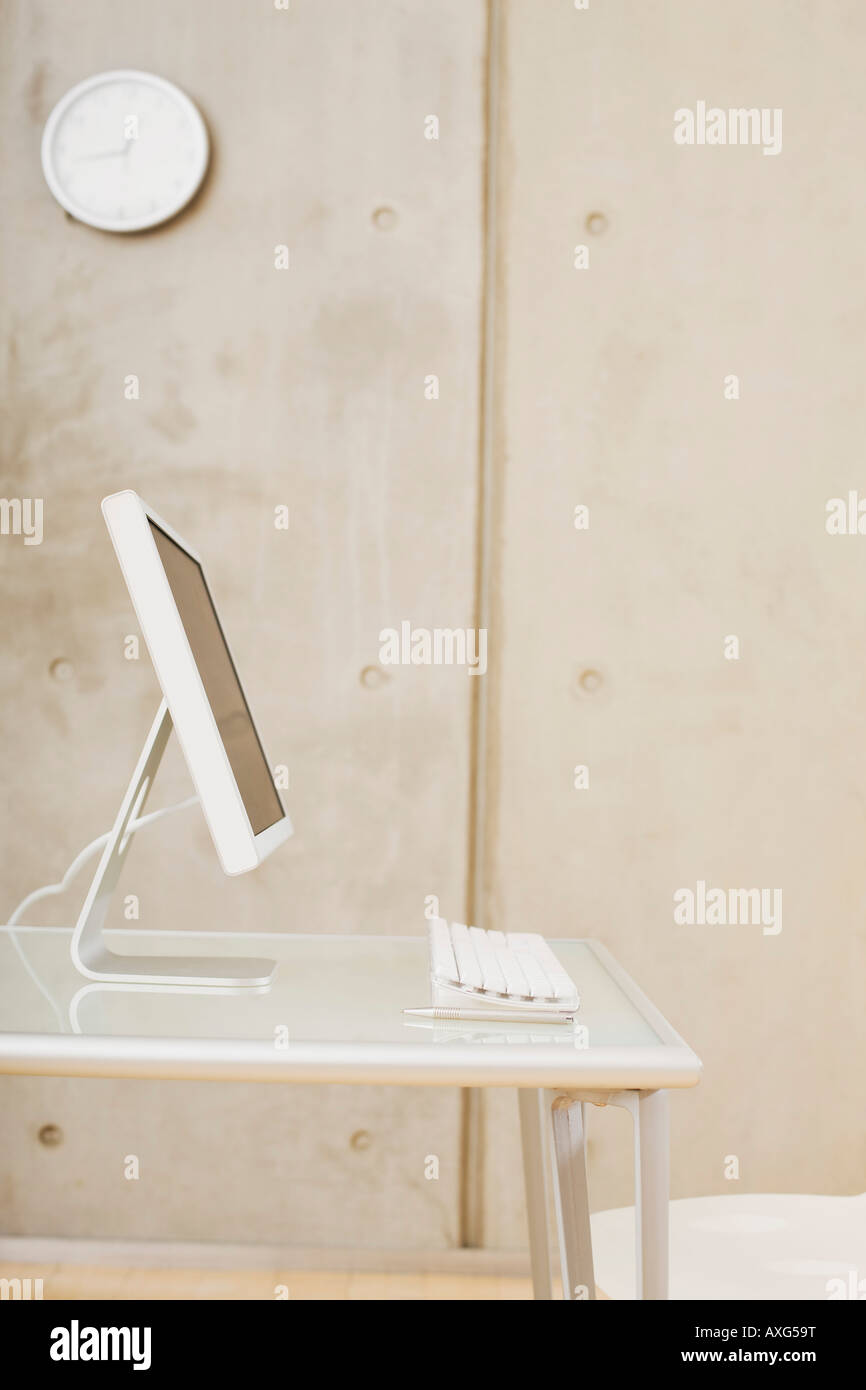 Computer screen and keypad Stock Photo - Alamy