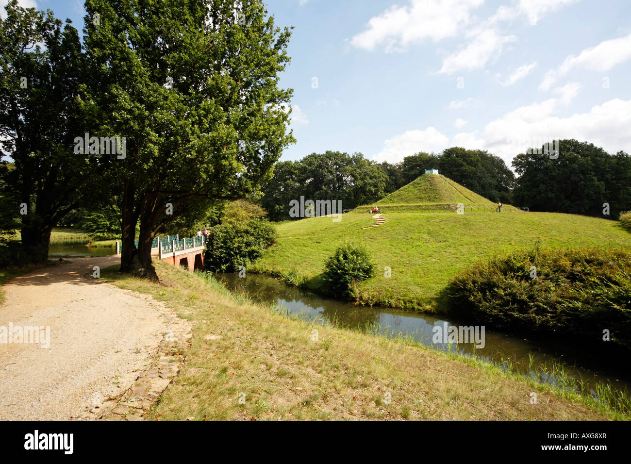 Cottbus, Schloßpark Branitz, Landpyramide Stock Photo - Alamy