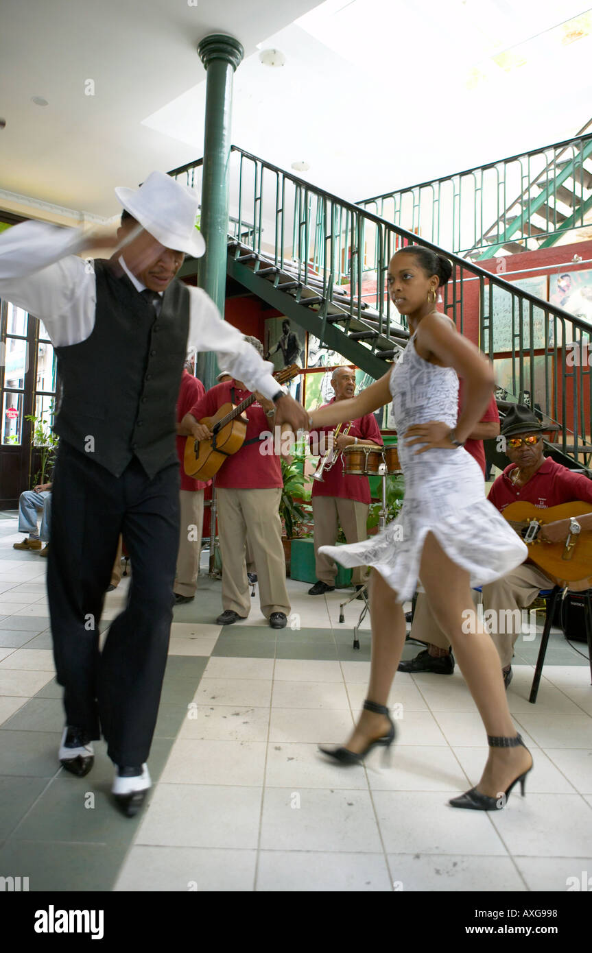 Cuba salsa dance hi-res stock photography and images - Alamy