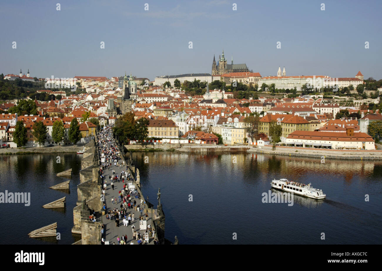 Prague, city panoram, Carls Bridge, river Moldova, hill Hradschin with Veits Cathedral Stock ...