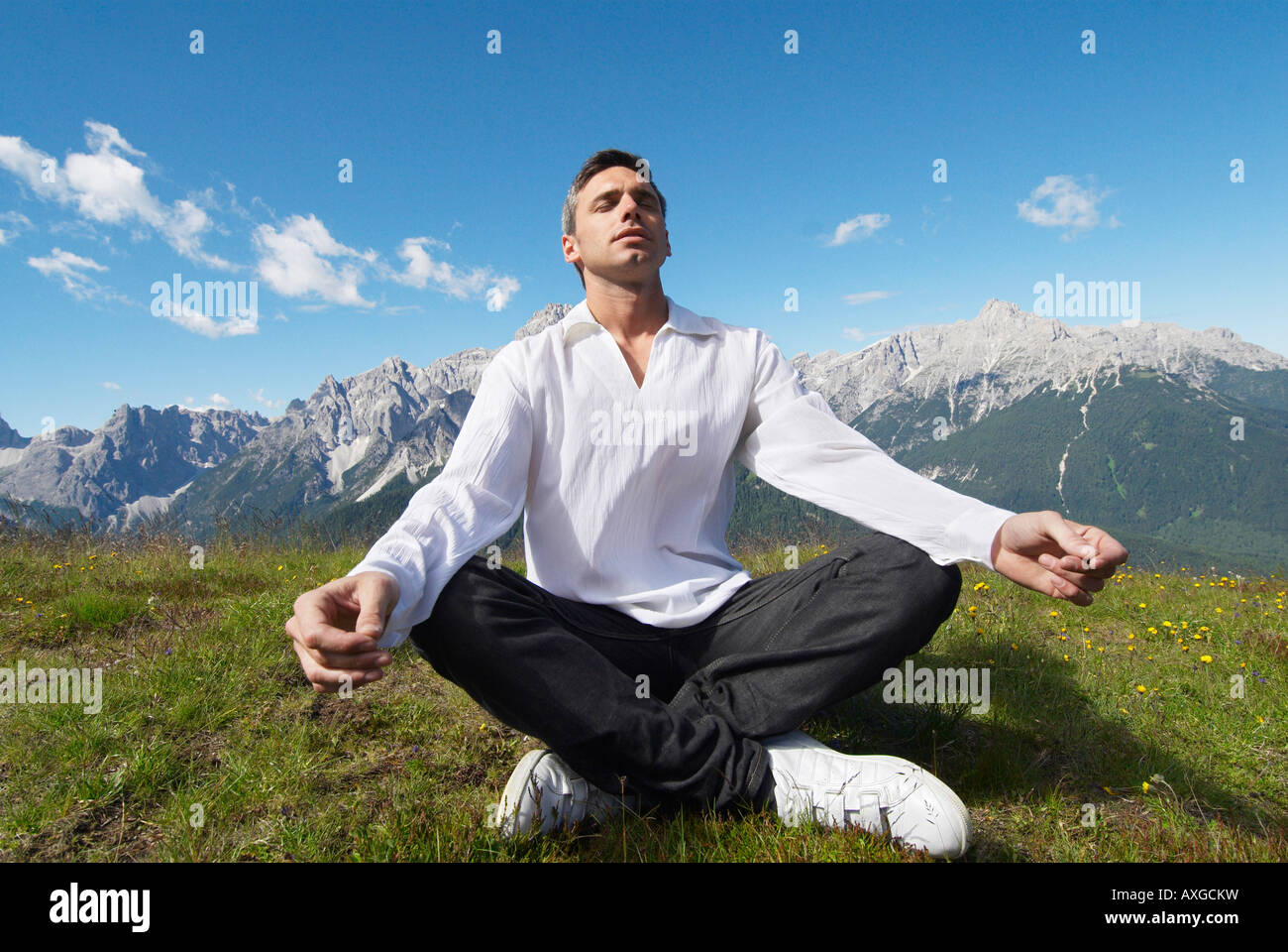 Old man chilling hi-res stock photography and images - Alamy