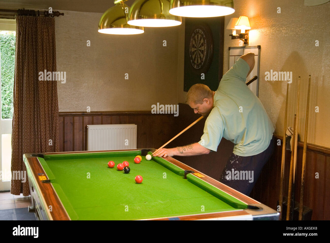 English pool table hi-res stock photography and images - Alamy