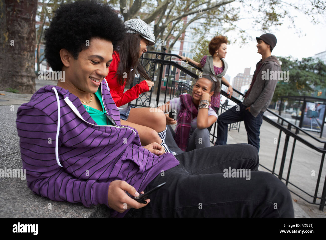 Five teen phone hi-res stock photography and images - Alamy