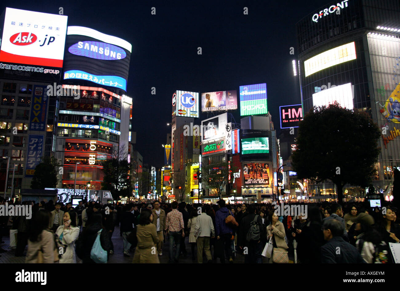 Shibuya, busy crossing in Tokyo, Japan Stock Photo - Alamy