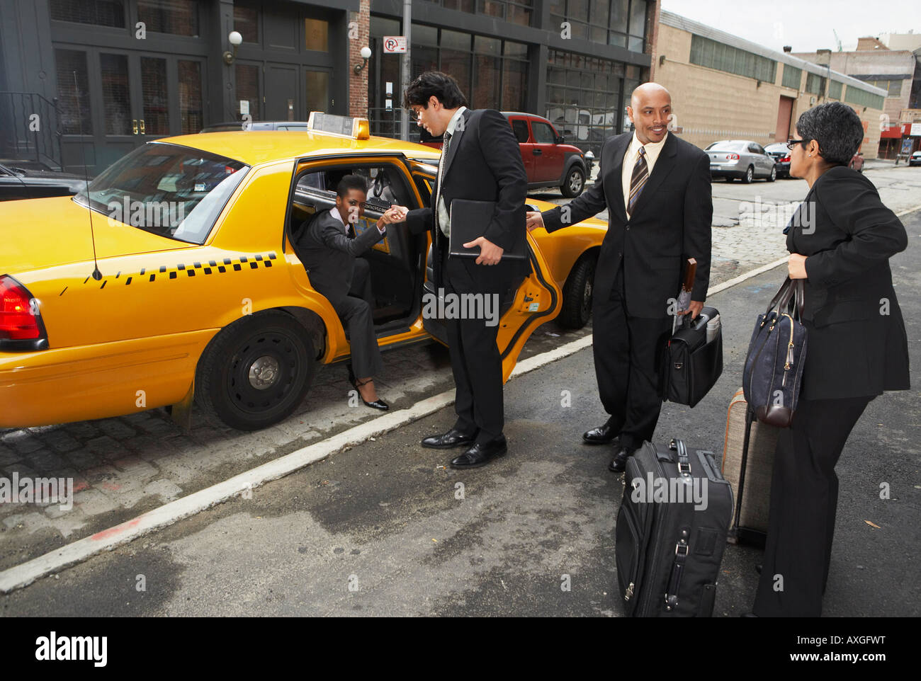 Person leaving new york city suitcase hi-res stock photography and ...