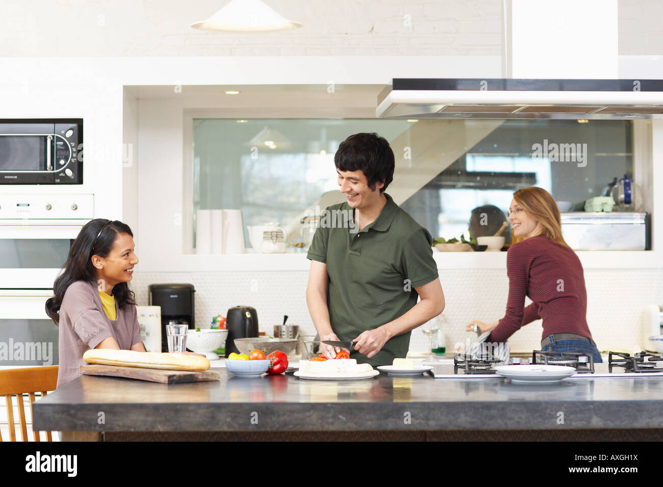 3 female roommates hi-res stock photography and images - Alamy