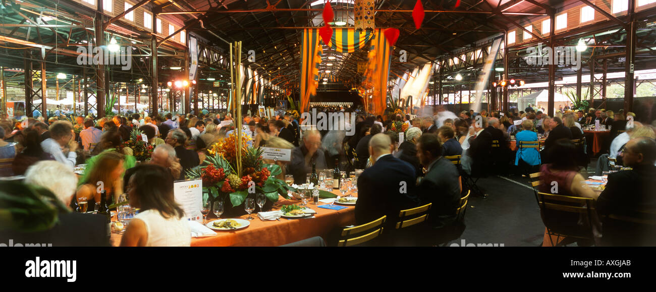 Opera patrons hi-res stock photography and images - Alamy