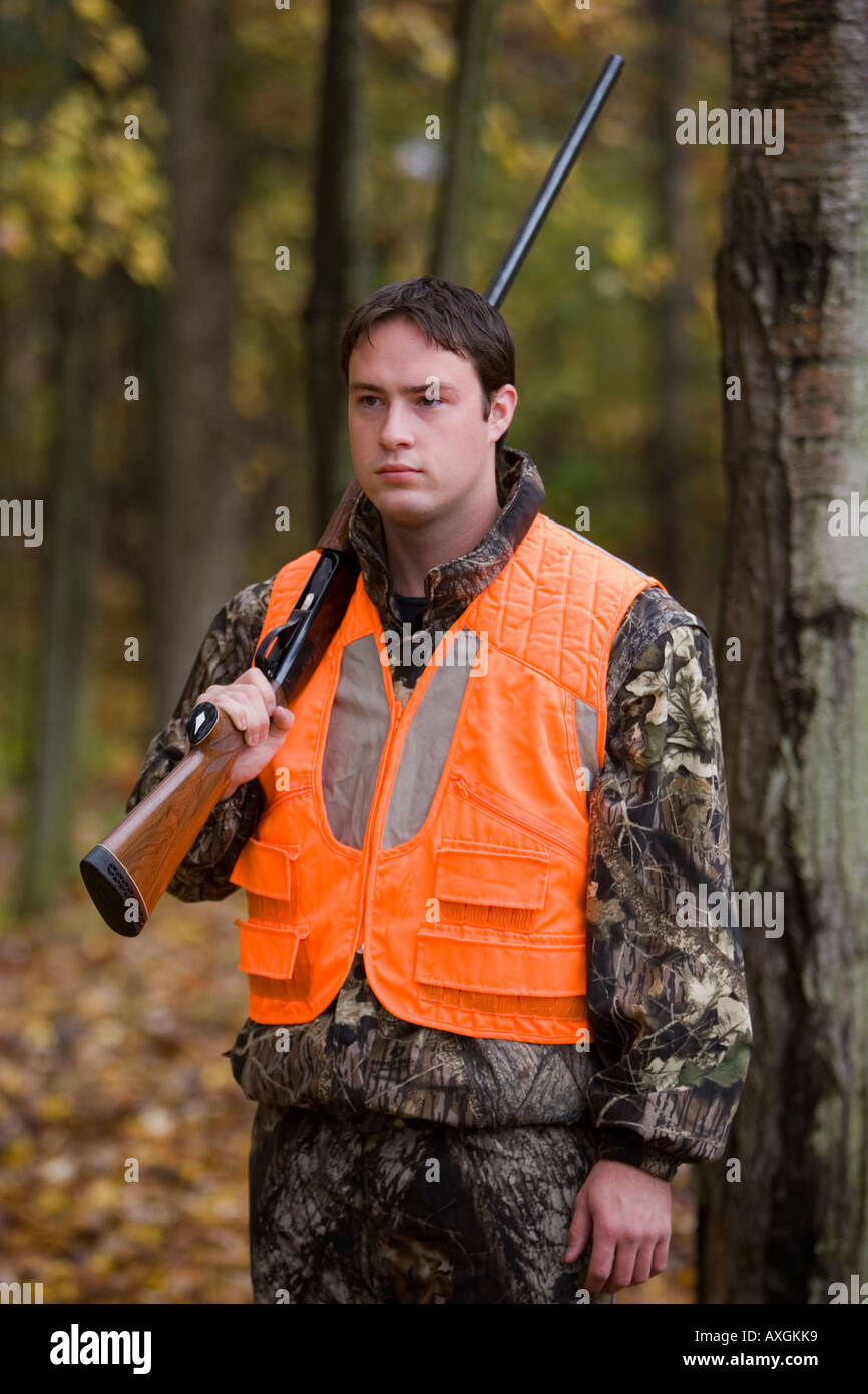 Hunter rifle walking woods hi-res stock photography and images - Alamy
