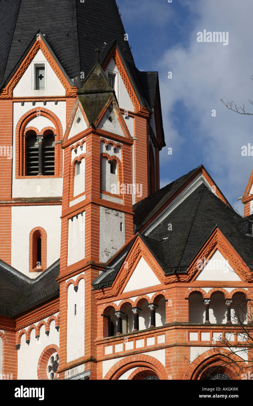 Sinzig, Pfarrkirche St. Peter, Blick von Südosten, Detail Stock Photo ...