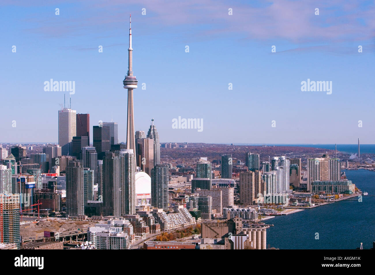 View toronto skyline from harbourfront hi-res stock photography and ...