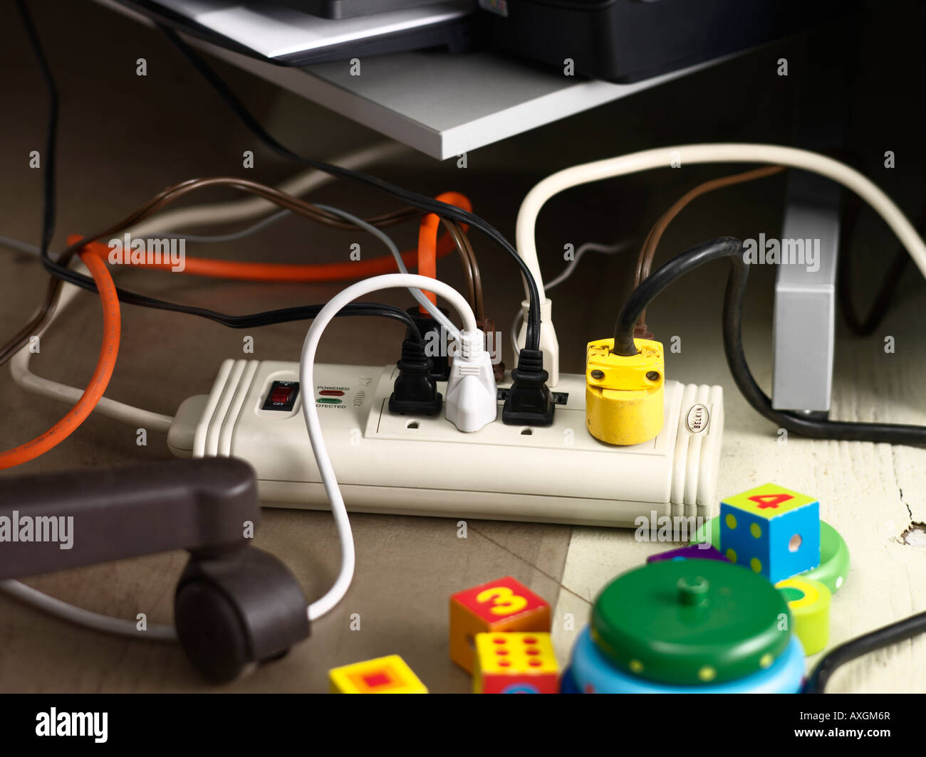 Overload overloaded overloading hi-res stock photography and images - Alamy