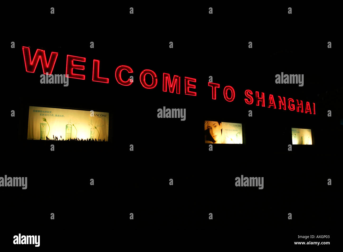 China shanghai welcome sign hi-res stock photography and images - Alamy