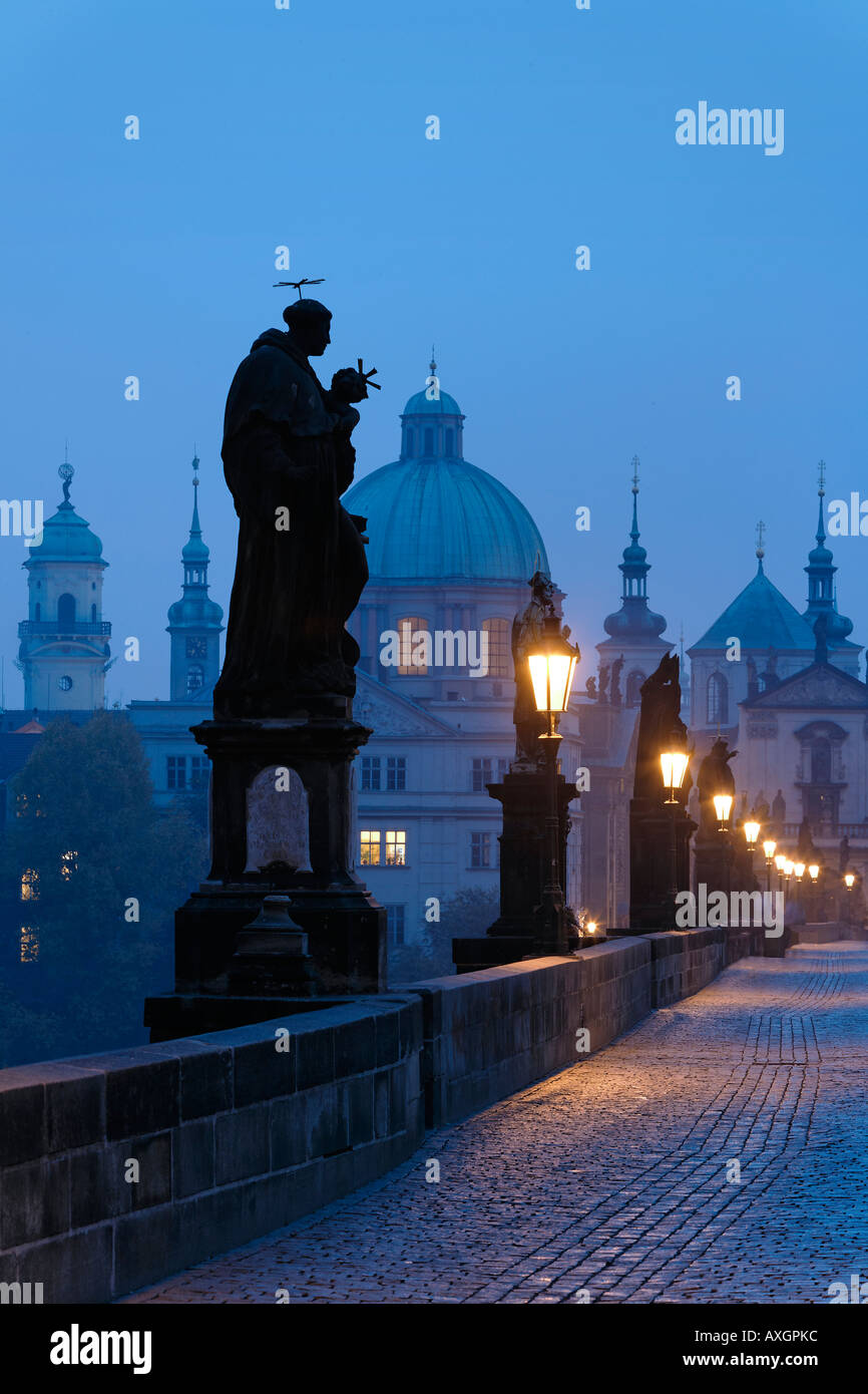 CZECH REPUBLIC PRAGUE CHARLES BRIDGE AT DAWN Stock Photo - Alamy