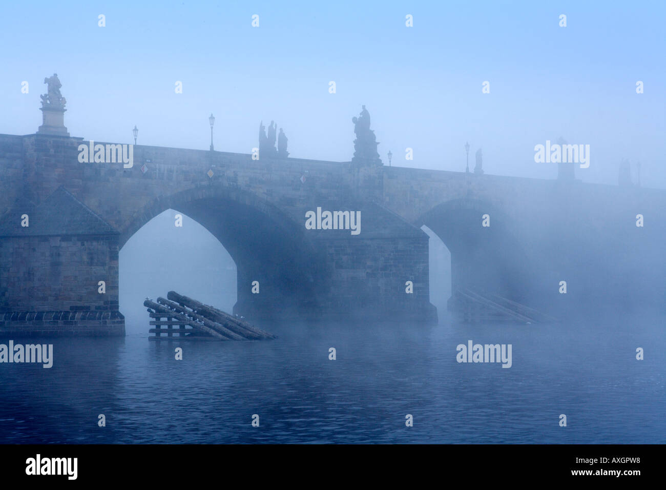 CZECH REPUBLIC PRAGUE CHARLES BRIDGE IN FOG Stock Photo - Alamy