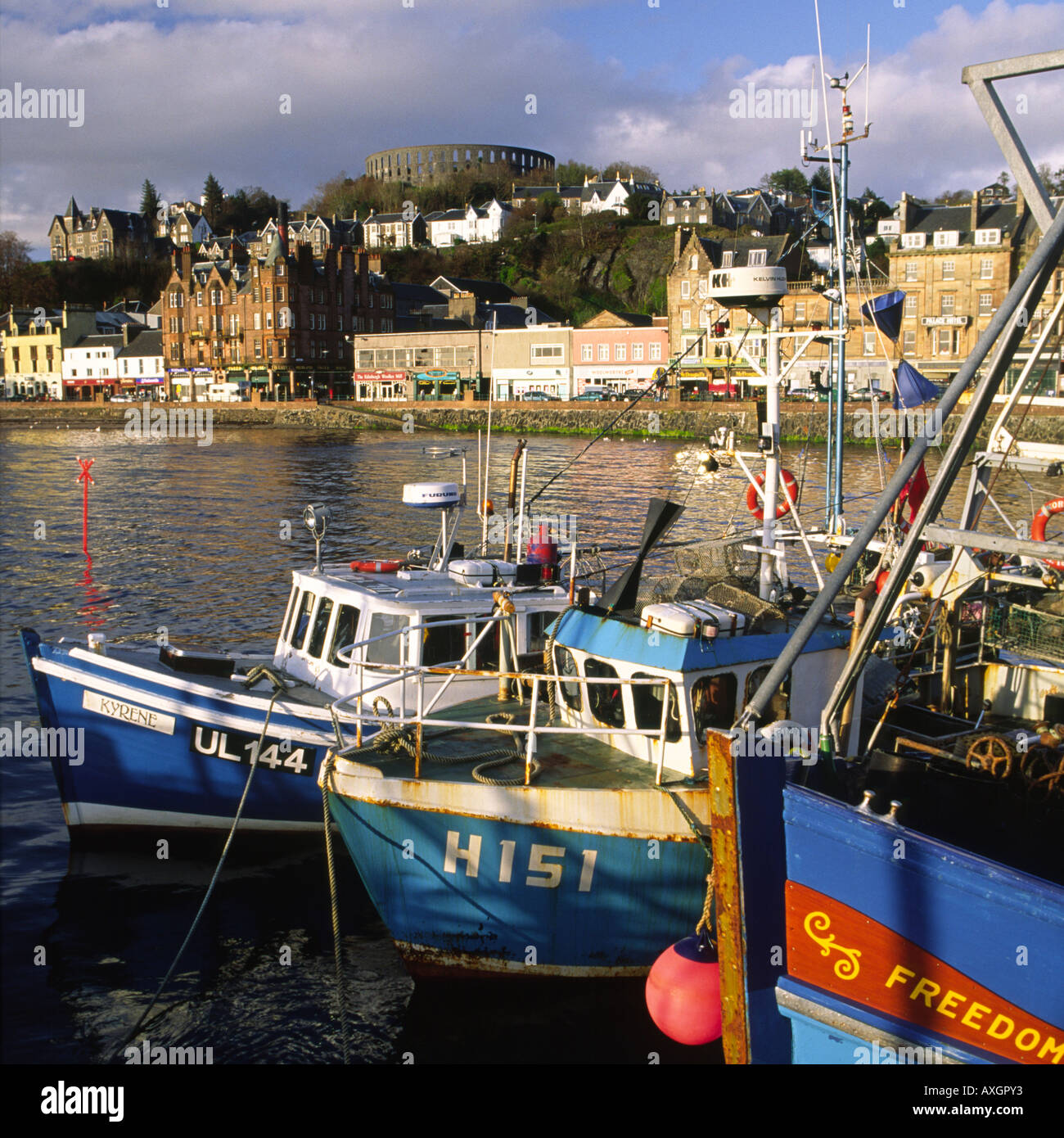 Fishing boats Oban Harbour Stock Photo - Alamy
