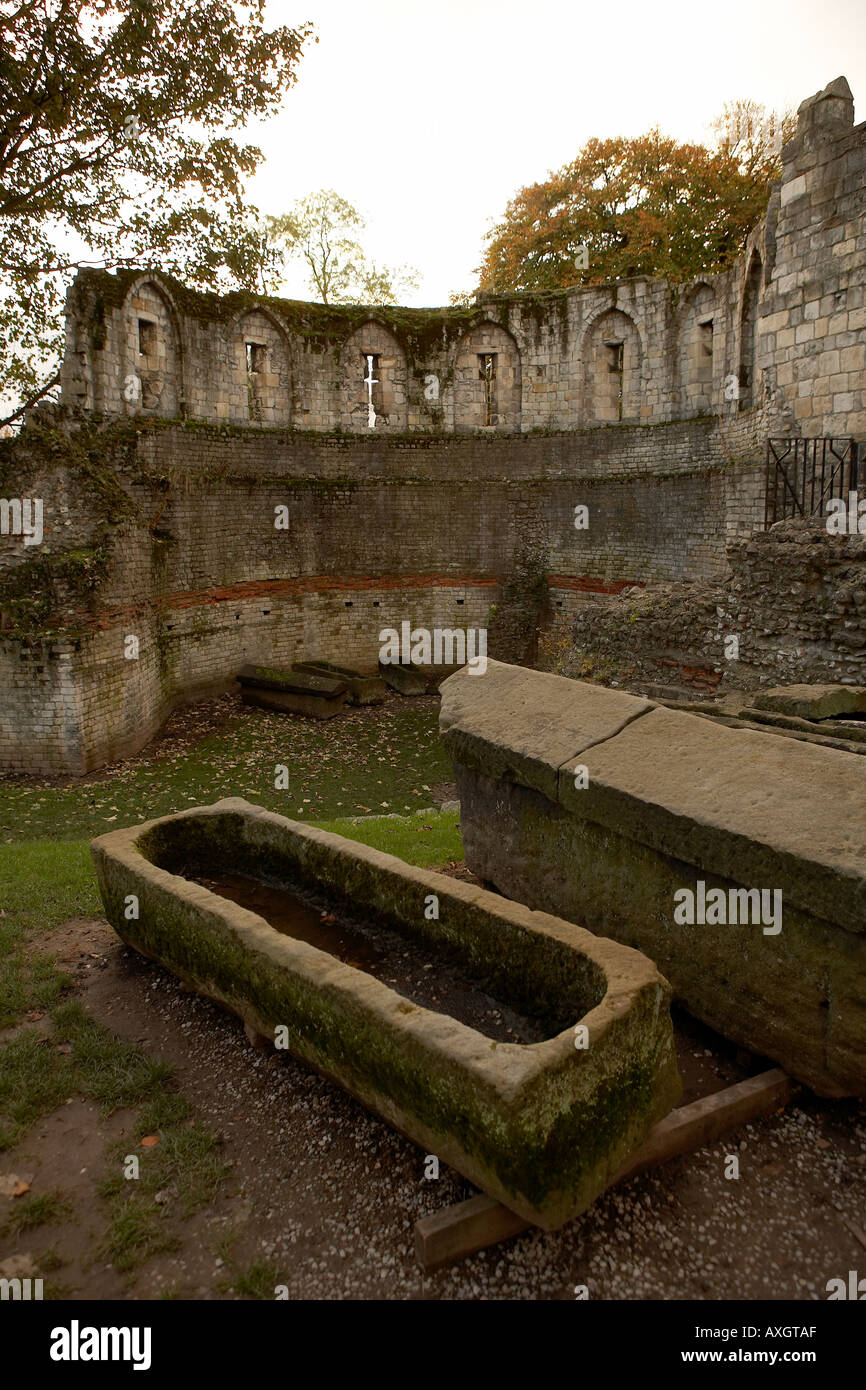 The sarcophaguses in the Roman and Medieval Multangular Tower in York ...
