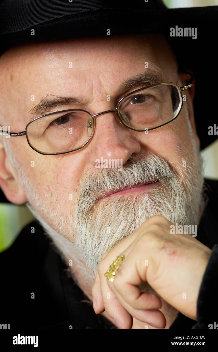Novelist terry pratchett hi-res stock photography and images - Alamy