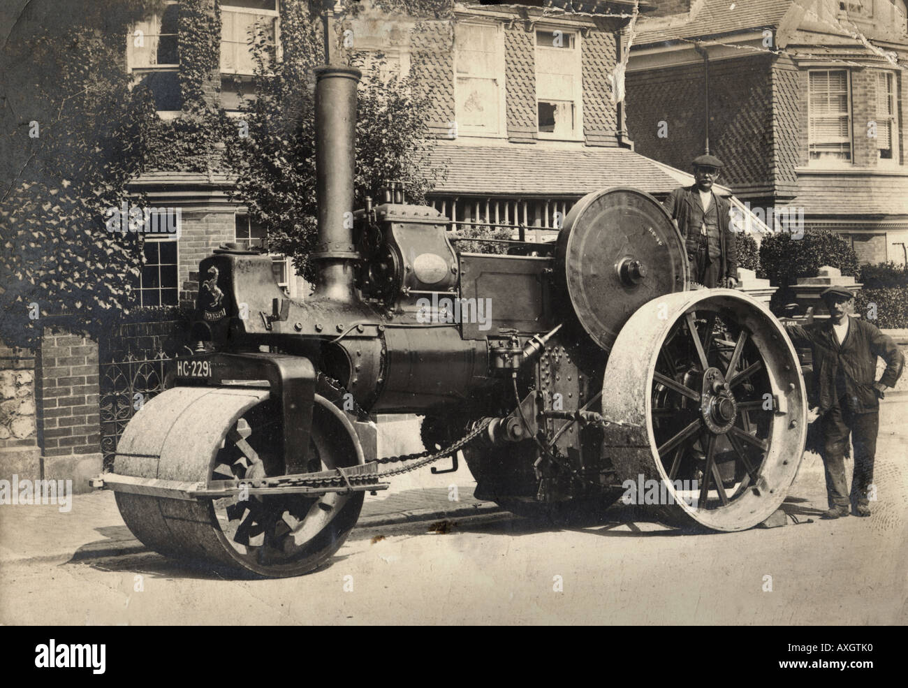 Men and Steam Roller Lifestyle History Wales Stock Photo - Alamy