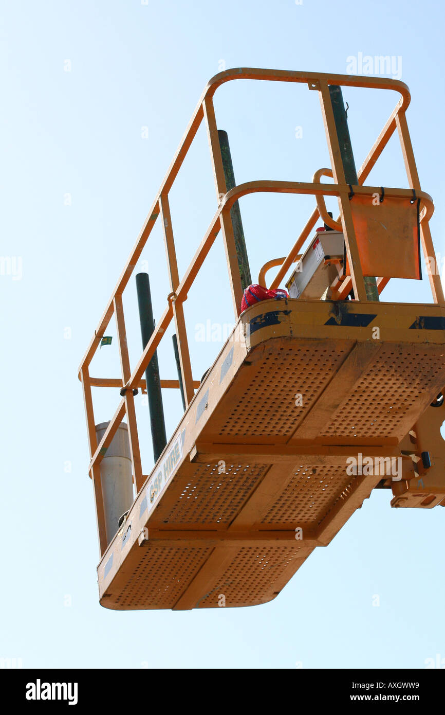 A YELLOW CHERRY PICKER BAPDA9384 Stock Photo - Alamy