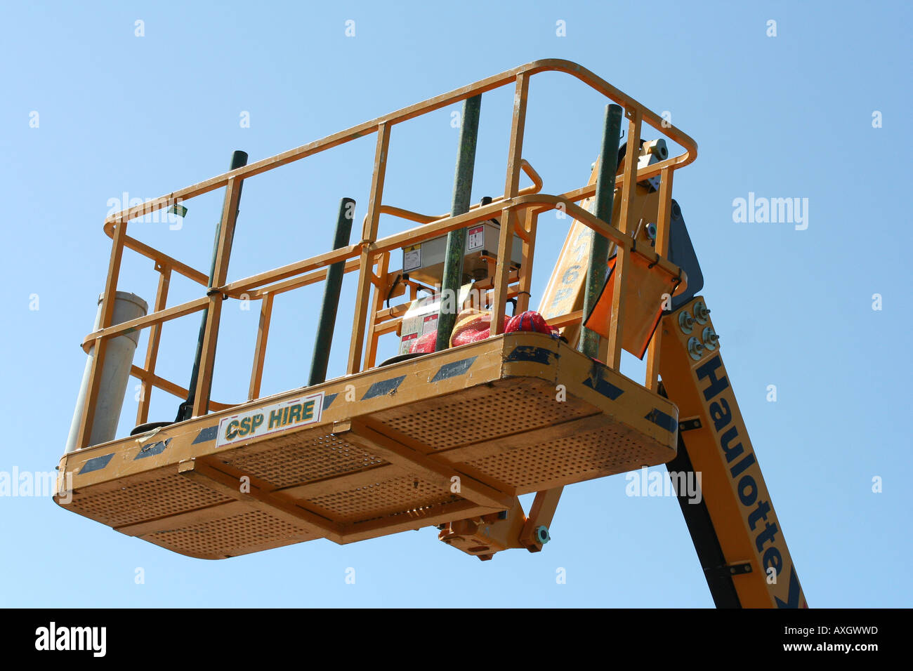 A YELLOW CHERRY PICKER BAPDA9385 Stock Photo - Alamy