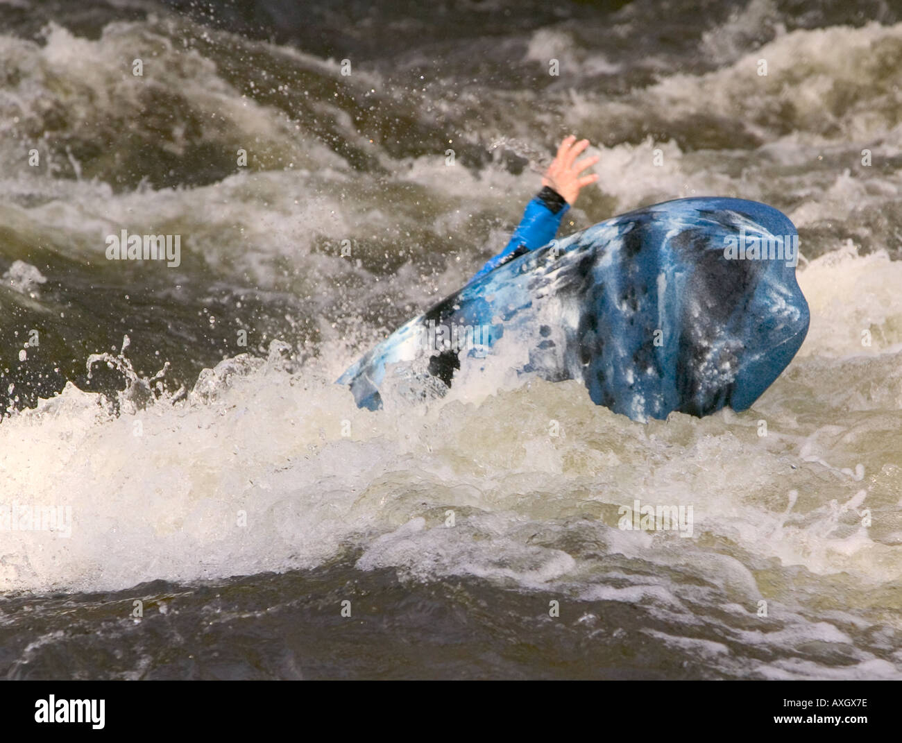 Capsize canoe hi-res stock photography and images - Alamy
