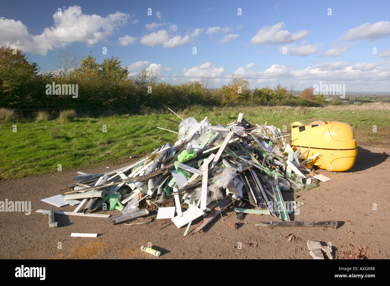 Rubbish in a field hi-res stock photography and images - Alamy