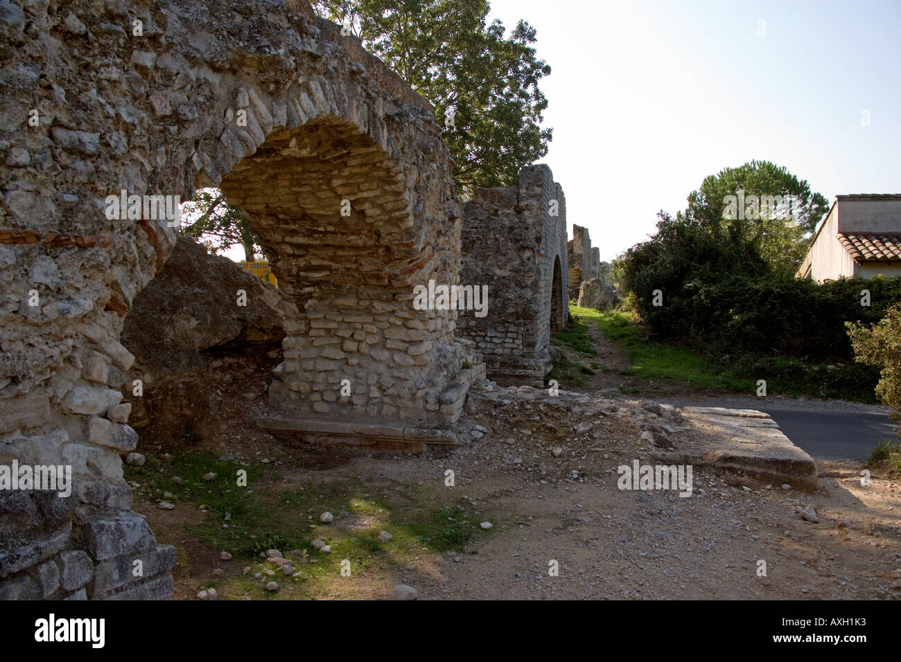 Roman viaduct Provence France Stock Photo - Alamy