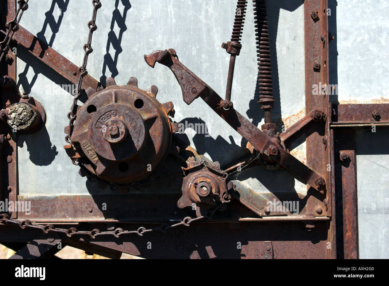 Wheat thrasher hi-res stock photography and images - Alamy