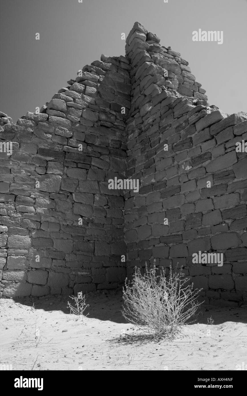 Crumbling ruins Black and White Stock Photos & Images - Alamy