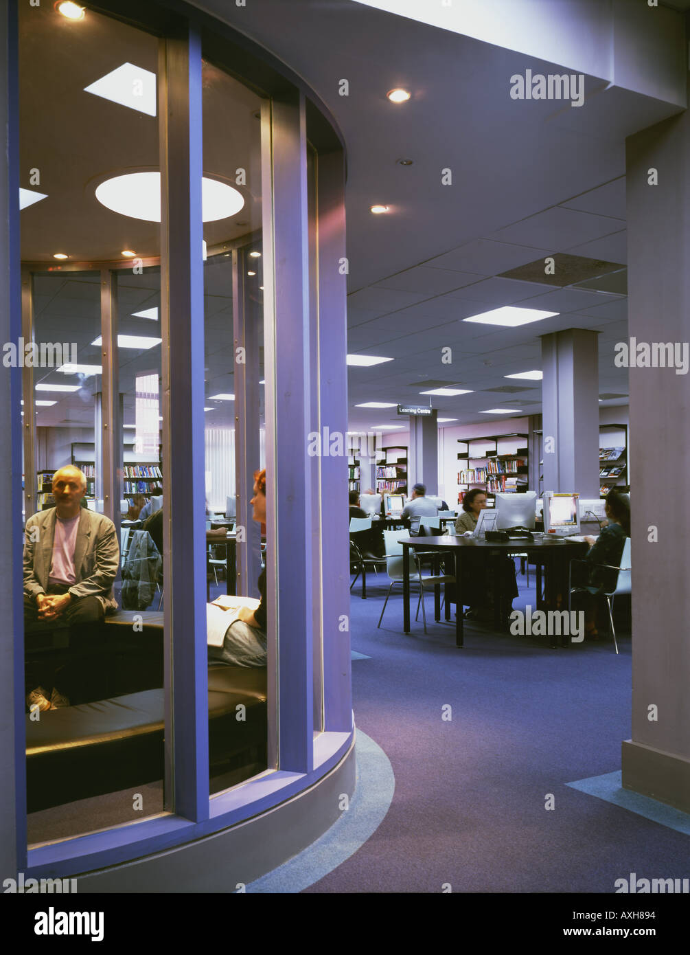 Modern city library internal architecture hi-res stock photography and ...